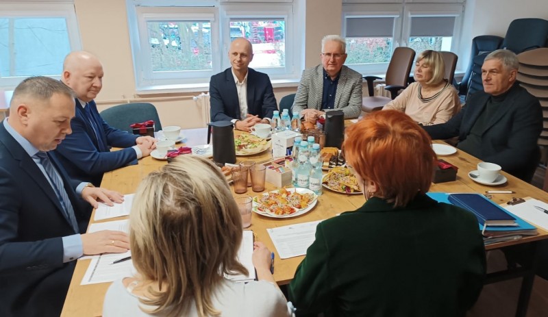 XI Posiedzenie Powiatowej Rady Rynku Pracy w Goleniowie - Powiat ...